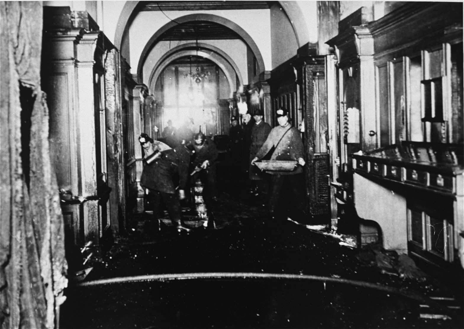 Who Was Really Responsible For The Reichstag Fire? - Mythbusting Berlin